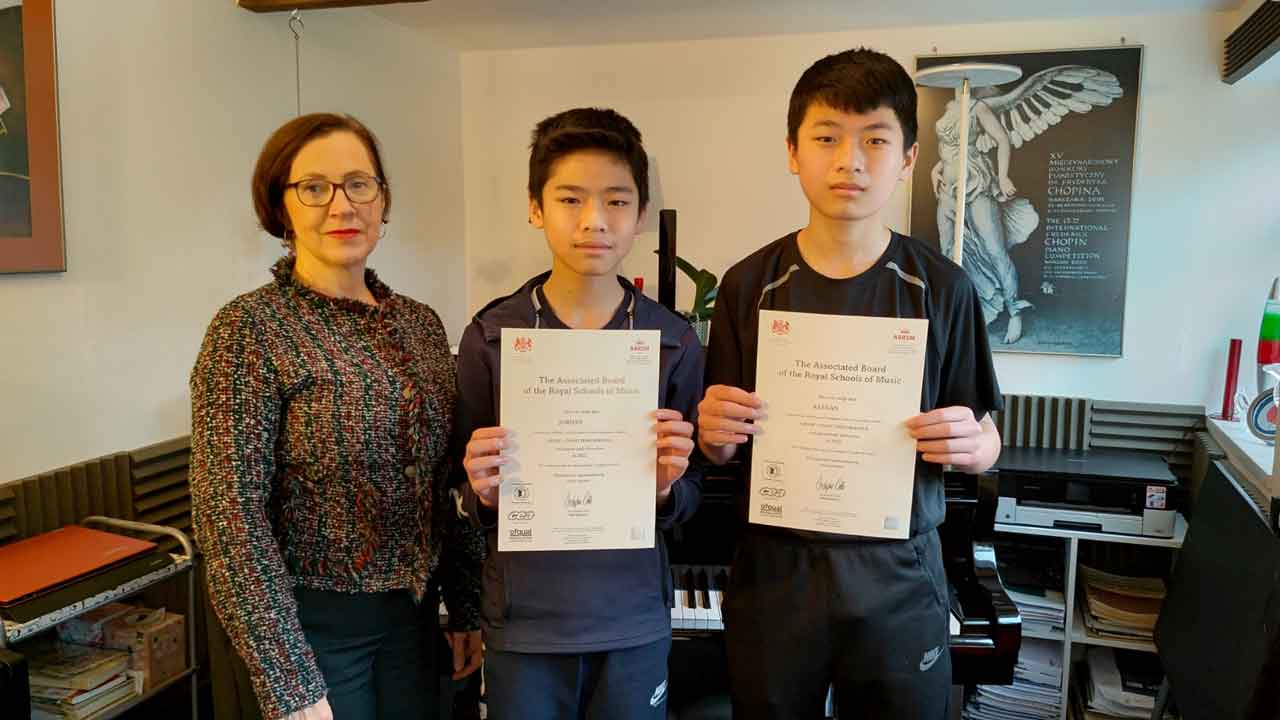 ABRSM Grade 4 Double Distinction | Anna Peszko - Piano Teacher