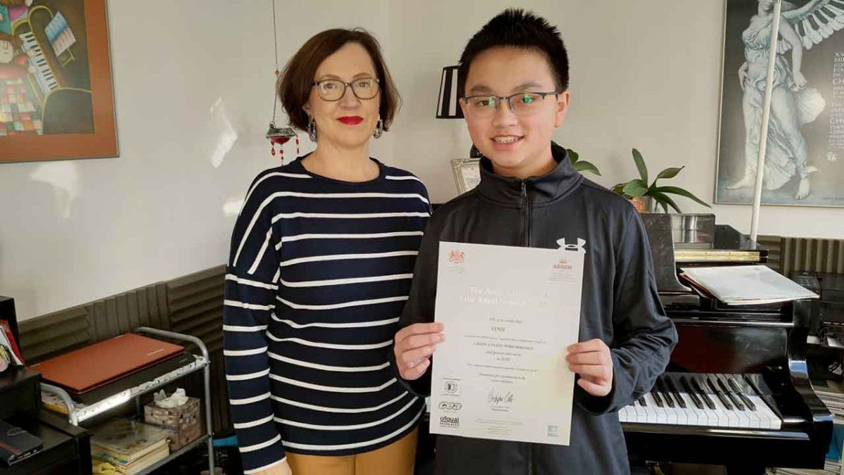 ABRSM Grade 2 Merit | Anna Peszko - Piano Teacher